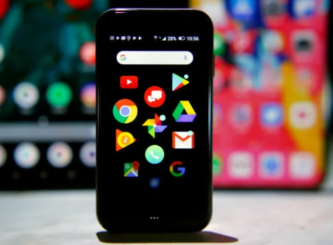Palm Phone PVG100 Review 2025 - Vokeme
